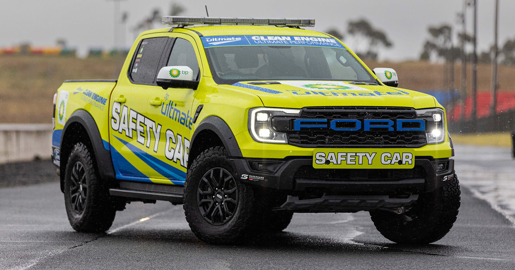 ភីកអាប់ Ford Ranger Raptor ជាប់ជារថយន្តដែលមានសុវត្ថិភាពខ្ពស់នៅឯកម្មវិធី ...